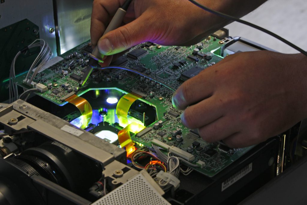 AVDATA GmbH AVDATA, Dienstleistungen