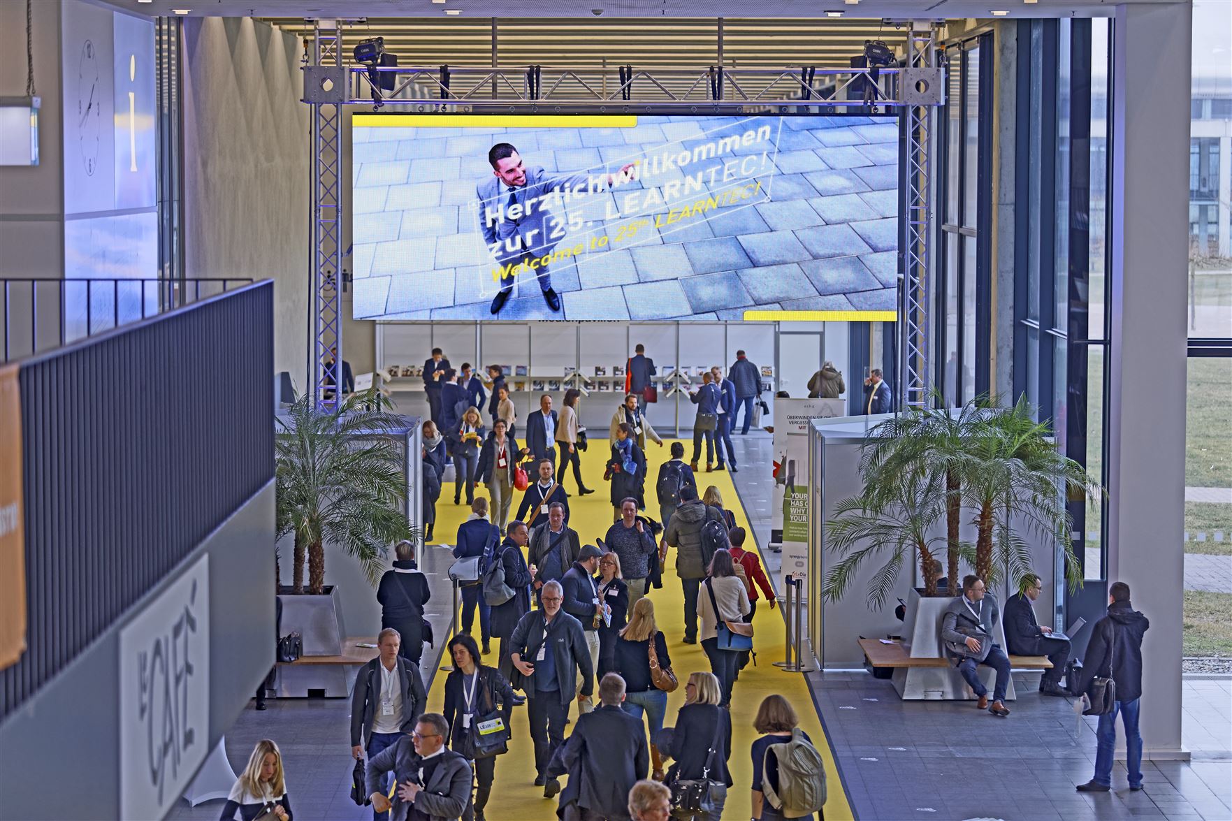 AVDATA GmbH AVDATA, Karlsruhe, Technische Highlights, LED-Wand XR-5 IP ...